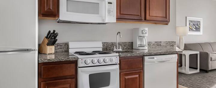 Exciting 2bd In Daytona - Daytona Beach, FL