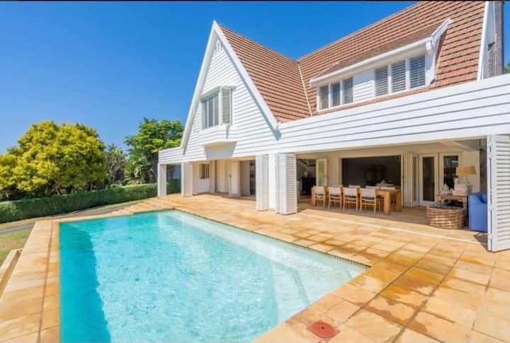 Beautiful Family Home With Pool In Durban North - Durban