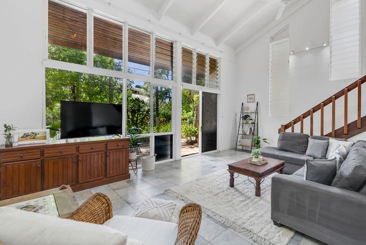 Nirvana—steps To Four Mile Beach With Shared Pool - Port Douglas