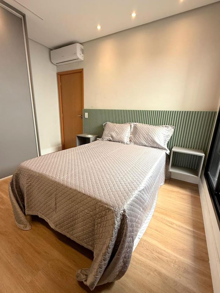 Quarto Suíte 03 Privativo Em Casa De Luxo. - Cuiabá