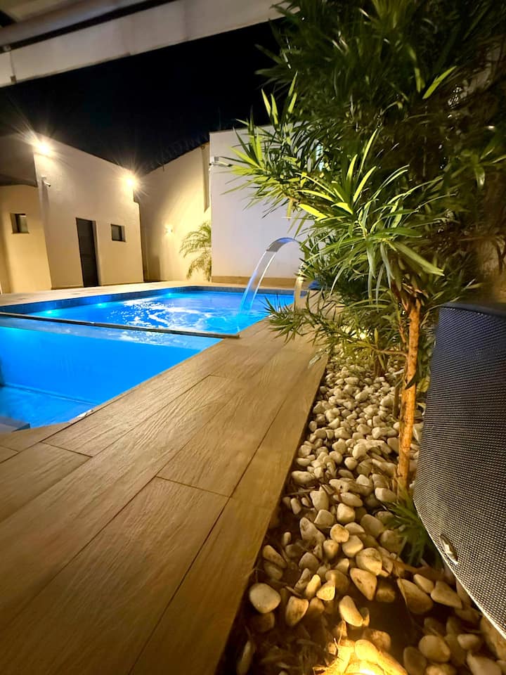 Casa Luxo - Espaço Inteiro. - Cuiabá