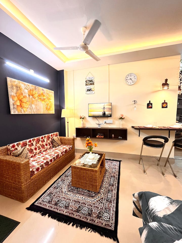 Solace: 1 Bedroom Luxury Escape - Guwahati