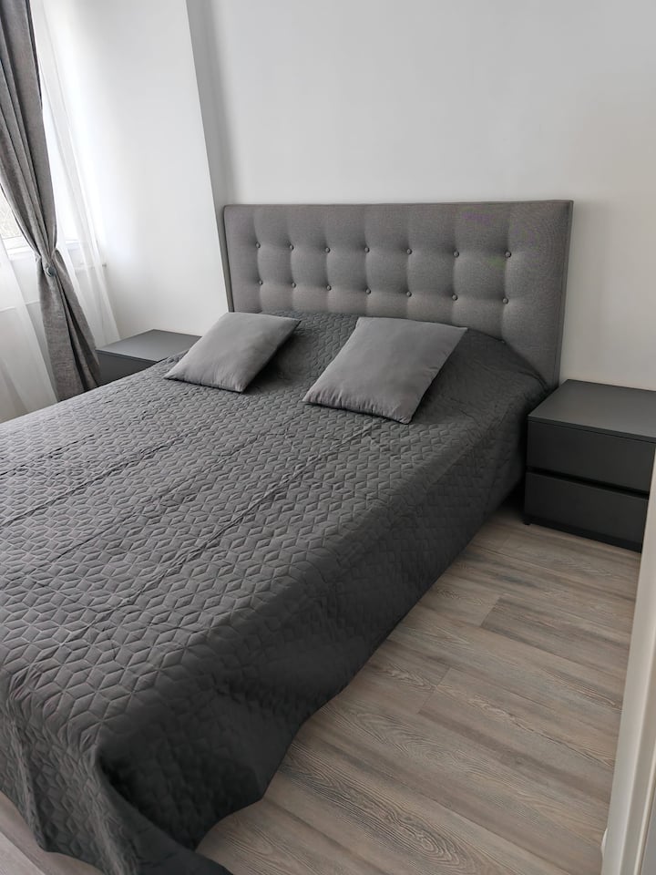 Yellow Apartment In Bucharest - Bucharest