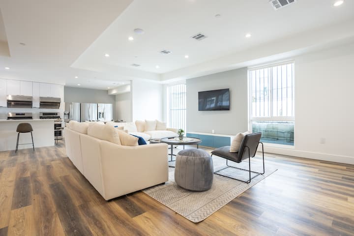 Private Room With Private Bath! Co-living Near Usc - Los Angeles, CA