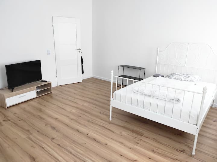 Park3 Apartment With 3 Bedrooms For 5-8 Guests - Zeitz