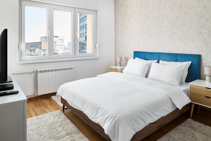 Luxurious Apartment On Skopje's Main Square - Skopje