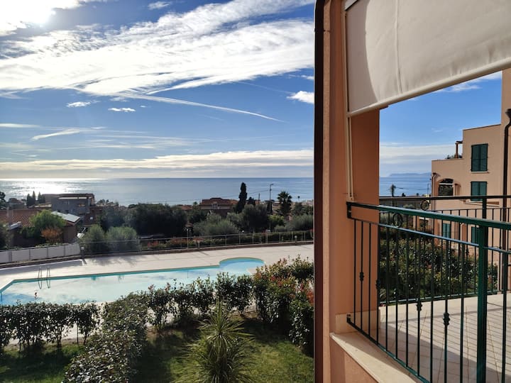 Hostdomus - Happy Holiday - Pietra Ligure