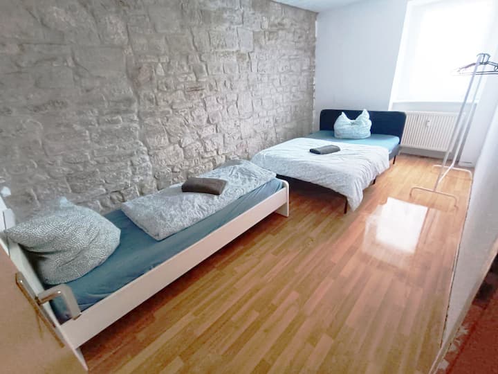 Steintor3 Apartment With 3 Bedrooms For 5-8 Guests - Zeitz