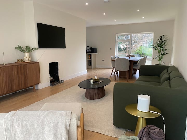 5 Bedroom-20mins To Citycentre By Car-free Parking - Dublin