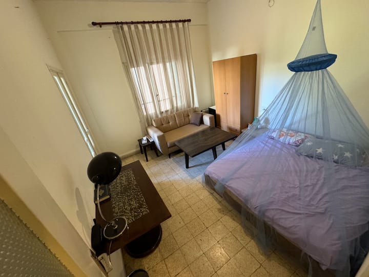 Cozy Room In Gemayzeh Apartment - Beirut