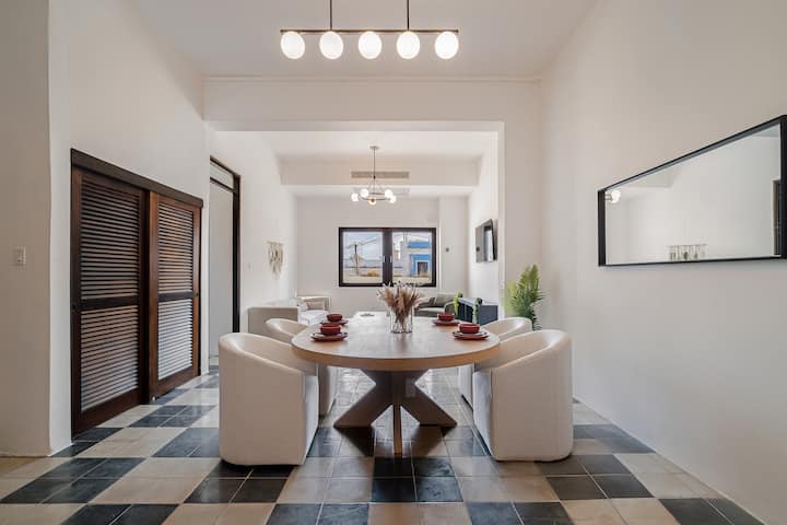 Soho House – Inspired By Rh - Levittown