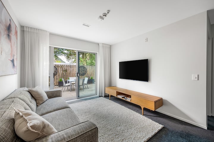 Wanaka Garden Terrace Apartment - Wanaka