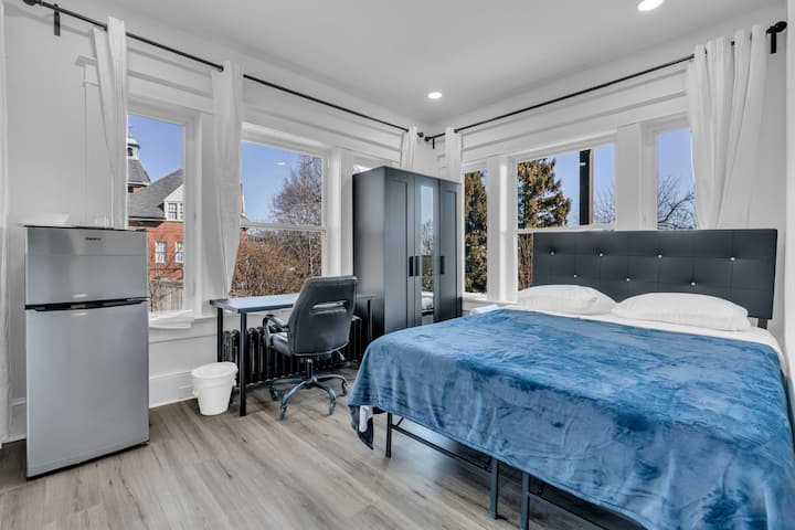 037 Premium Room W/ Ensuite Bath & Parking Dca Hq2 - Arlington, VA