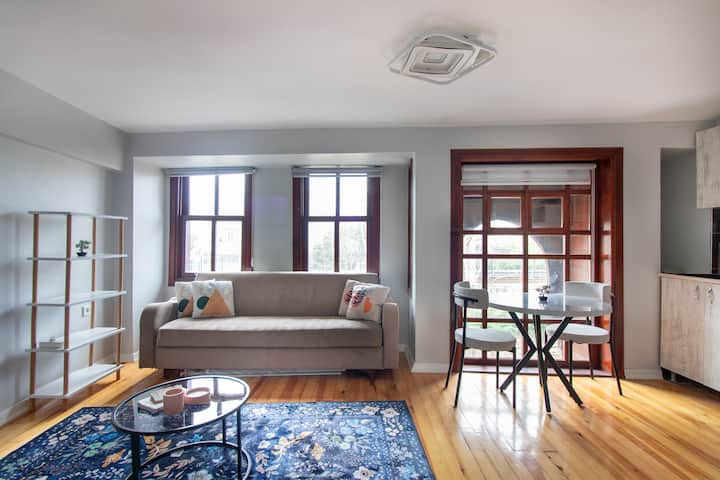 Warm & Inviting 1br In A Mansion Historic Yedikule - Zeytinburnu