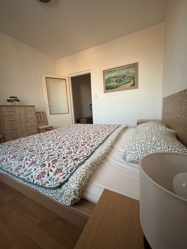 Retro Vibes & Modern Comfort Apt - Koszyce