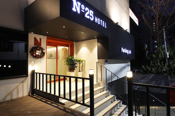 넘버25 김해시청 그랜드스위트룸(Hotel No.25 Gimhae Cityhall) - Busan