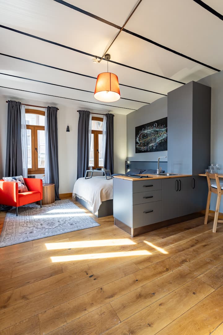 Studio Superb : Central | Wifi | *Long Term Only* - Istambul