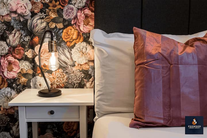 Stylish Modern Apt & Private Free Parking Space - Bournemouth