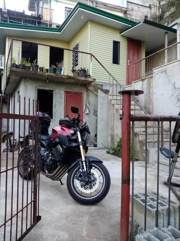 Crest Homestay - Baguio