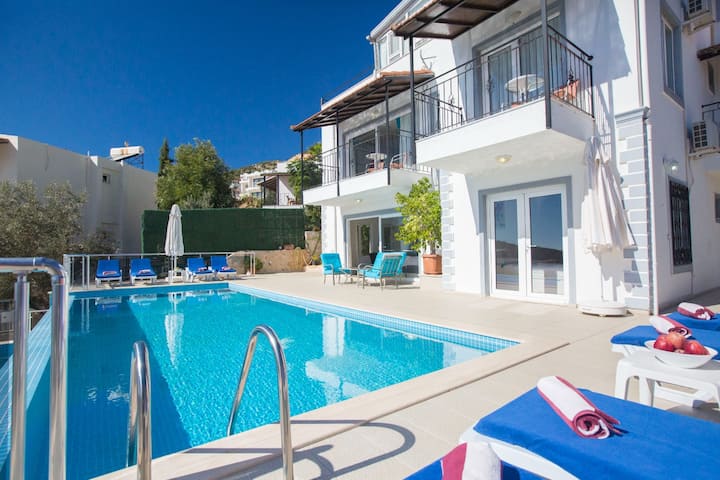 Deniz Manzaralı 11 Kişilik Modern Villa 07-2260 - Kalkan