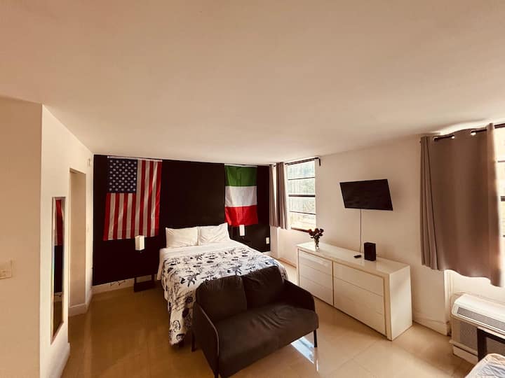 Studio South Beach - South Beach, FL