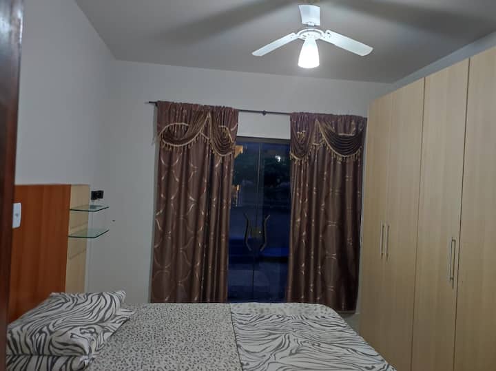 Quarto Confortável Perto Do Mar. - Matinhos