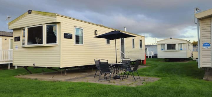 Luxury Caravan Available To Rent - Burnham-on-Sea