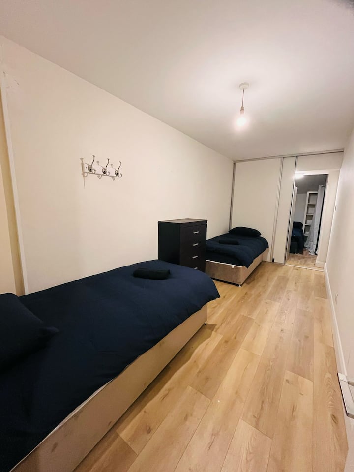 Flexible Quadruple Room - 1 - Dublin, Ireland