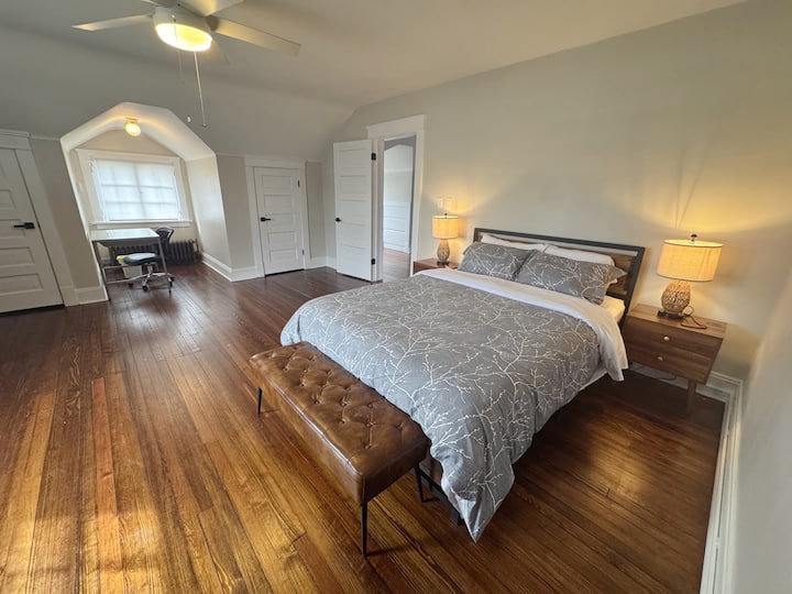 Spacious 1br With Private Bath Near Clinic/cwru/uh - Cleveland, OH