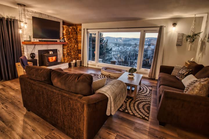 Town And Country Farmhouse B & B - Vernon, BC, Canada