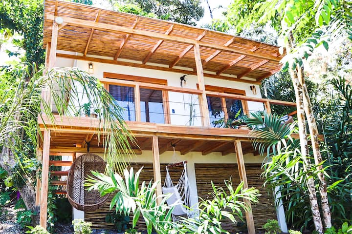 Cinco Cerros | Cabaña Papaya - Ecuador