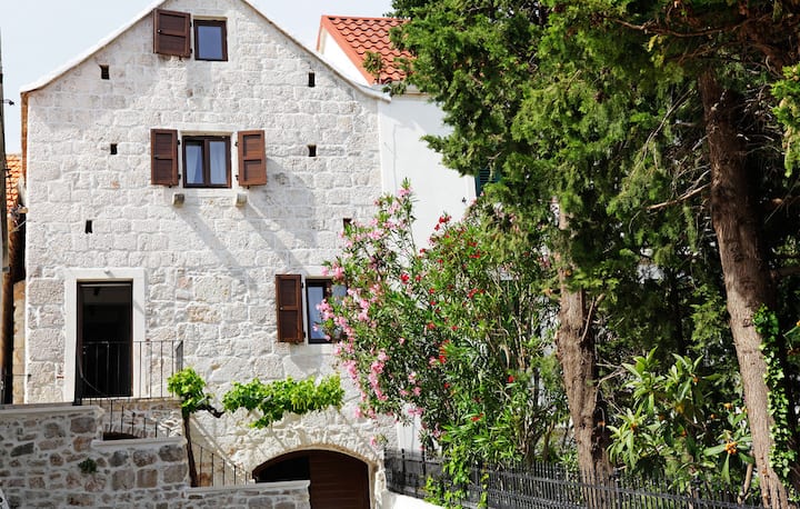 Villa Urska- The Dalmatian Getaway - Hvar