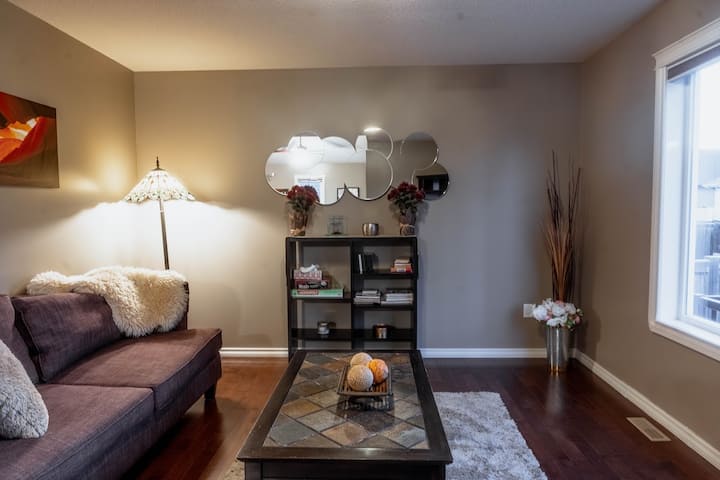 Private Room  (Masters Bedroom With Hot Tub - Lloydminster