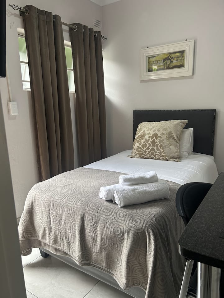 Bryanston Garden Homestay - Sandton