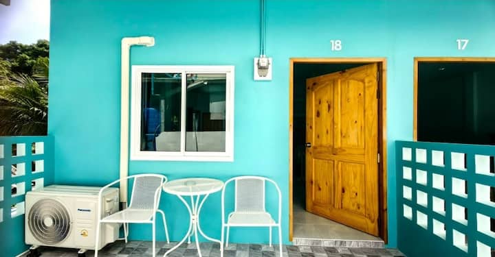 Supercute Studio Amidst Locals - Koh Tao