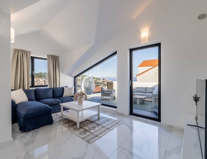 Penthouse Vanda - Sutivan