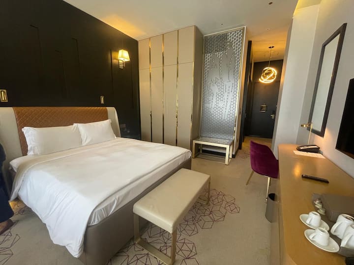 5* Hotel King Room - With Sofa - 5* Bathroom - - Qatar