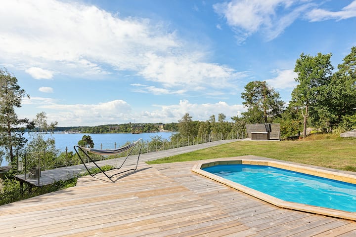 Härligt Hus Med Utsikt, Spa Och Bastu. - Vaxholm