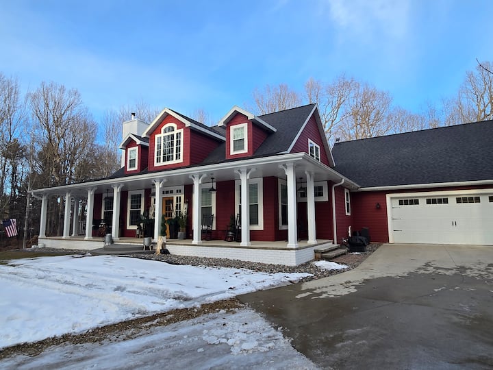 Countryside Abode - Gresham, WI