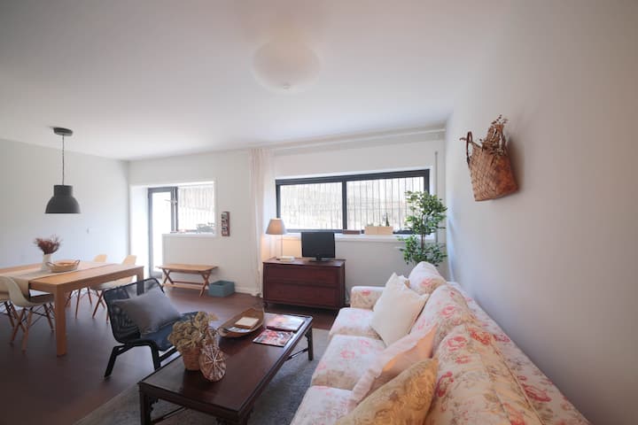 Kopke113, Large Flat W/ Parking - Porto