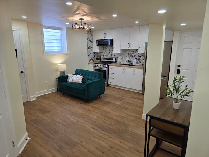 Cozy 1br Apartment - Pickering