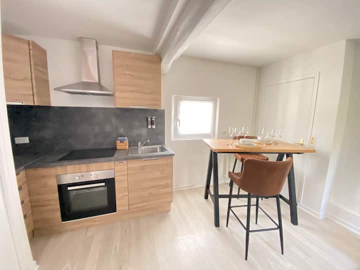 La Maison Margnotine Avec Cour & Parking Privés - Compiègne