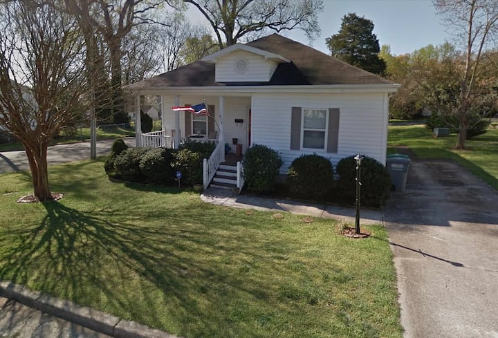 Cozy Bohemian Bungalow - Belmont, NC