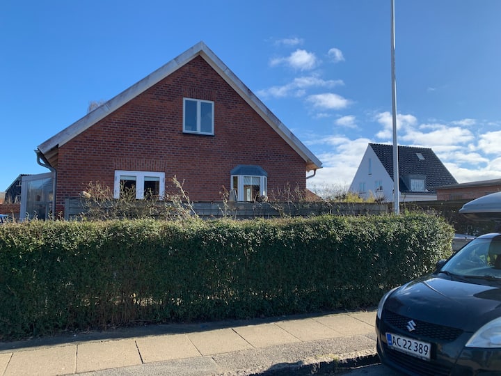 Villa Med Terrasse Og Have - Aarhus