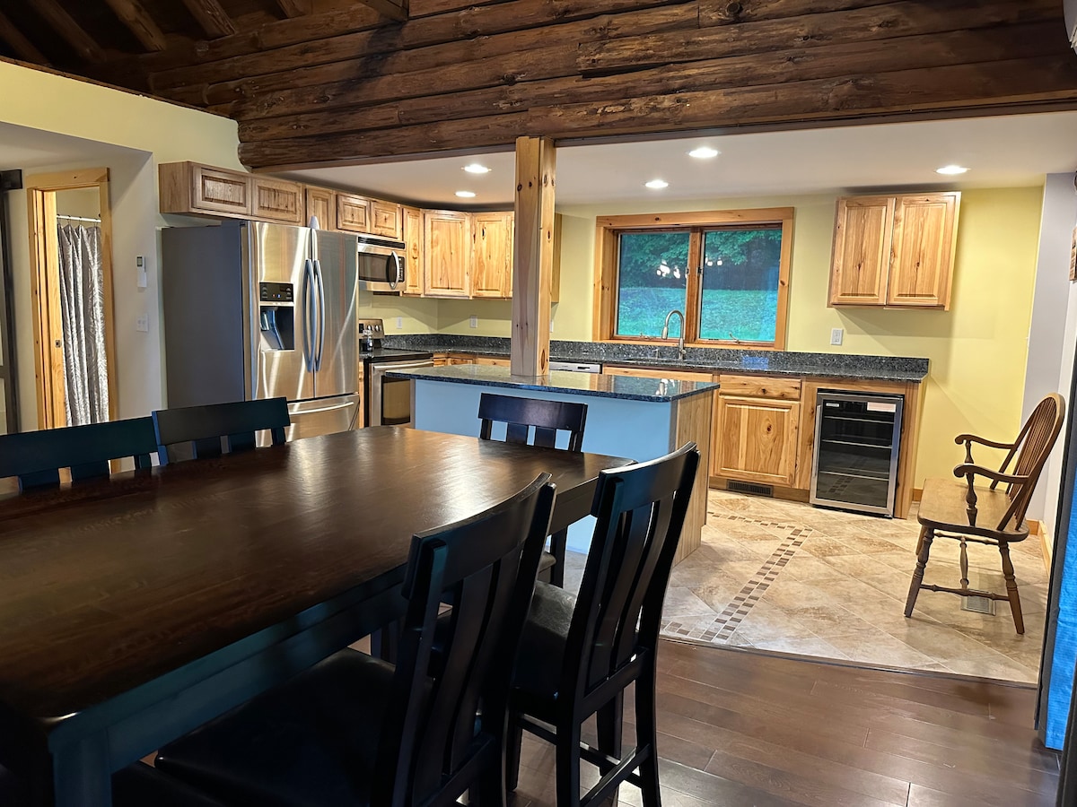 Green Lake Log Cabin - Houses for Rent in Ellsworth, Maine, United States - Airbnb