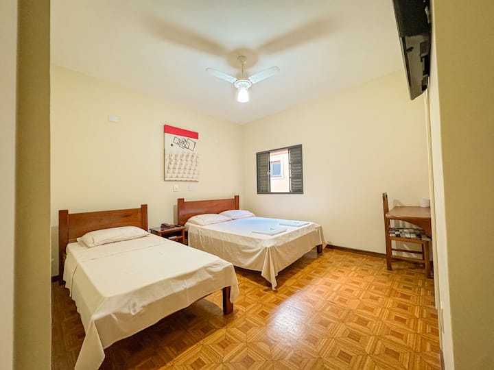 Suíte 207/estacionamento/recepção/ao Lado Ufu - Uberlândia