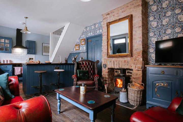 Bronte's Rest - Detached Cottage In Old Town - Scarborough