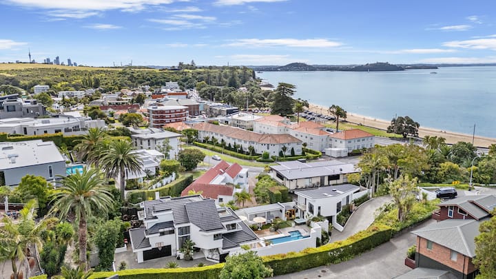 Large Family Villa Mission Bay - Auckland