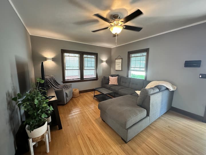 Midtown Omaha 3br | Near Unmc, Uno & Downtown - Omaha, NE