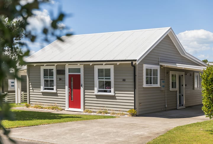 Hosts On The Coast Pohutukawa Cottage - Waihi Beach